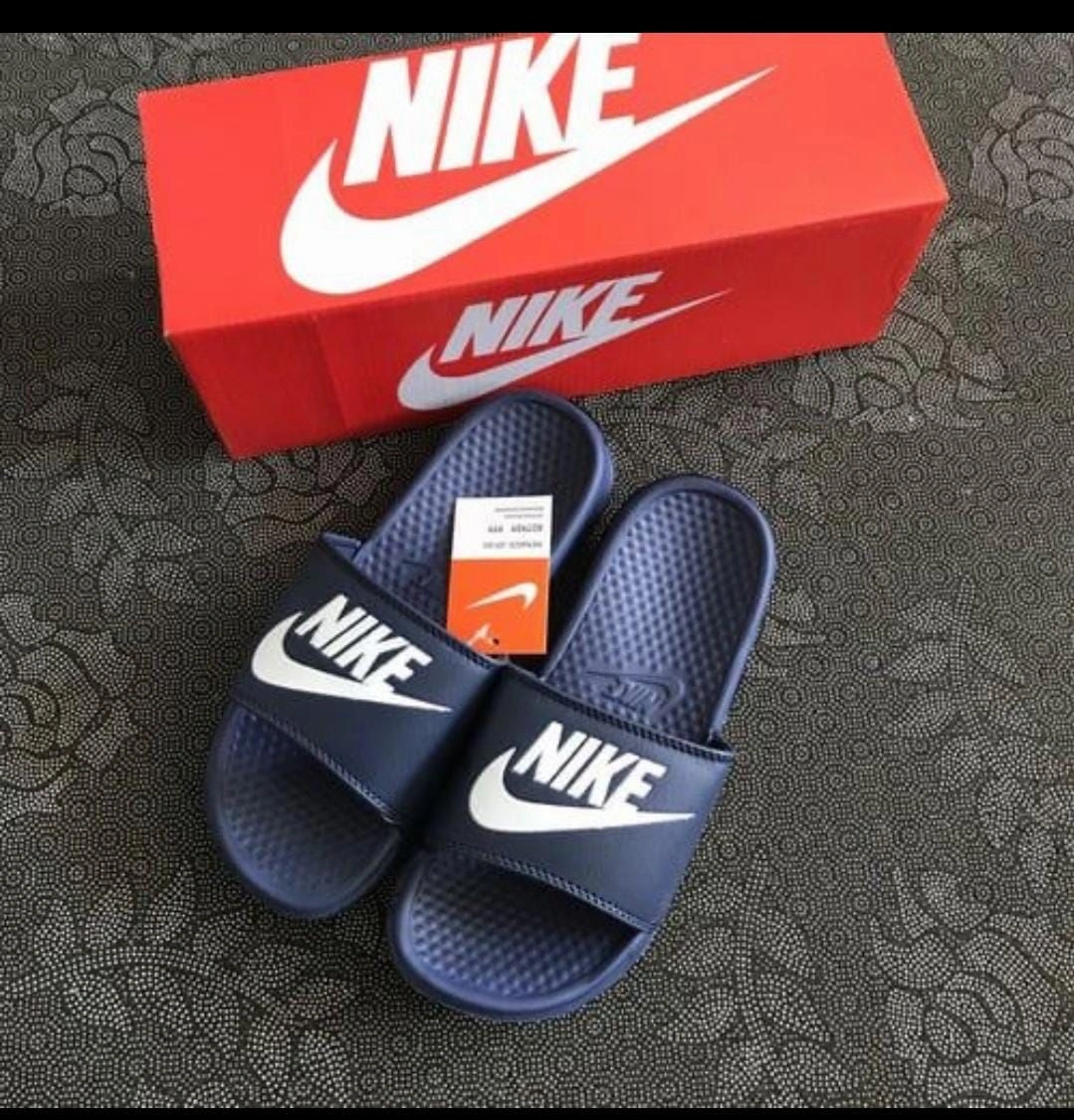 NIKE Sliper