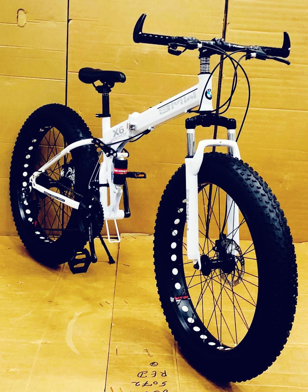 Foldable fat tyre cycle store