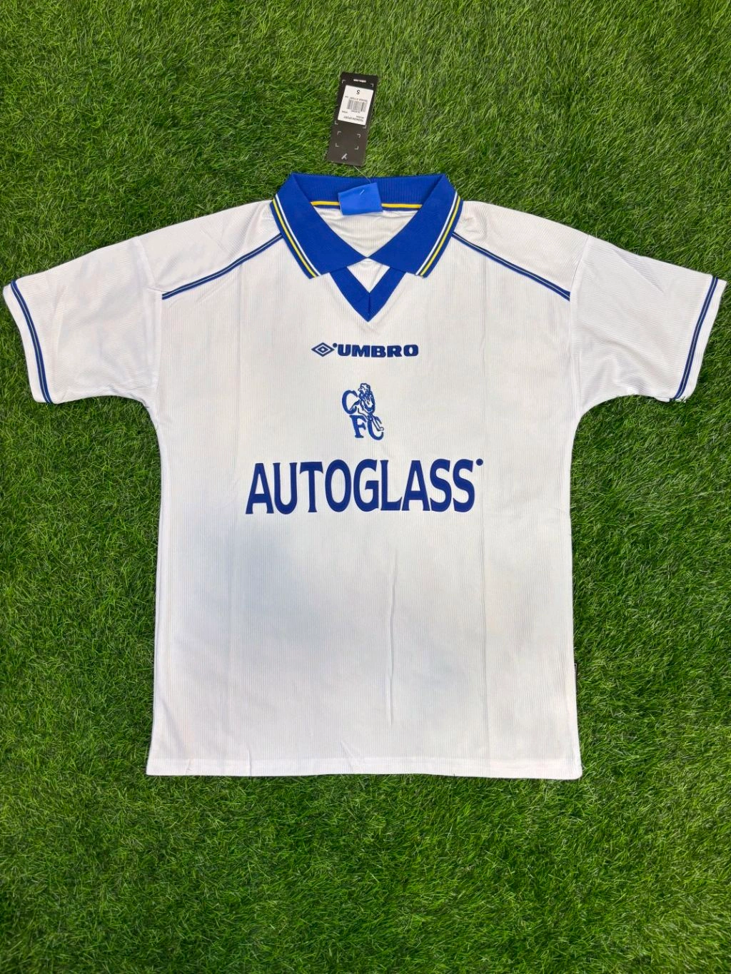 Retro Chelsea FC 1999-000 Away Half Sleeve