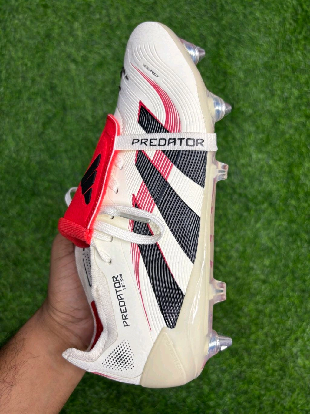 Predator Foldover Elite Cream Colour SG With Lace(Metal Changer)