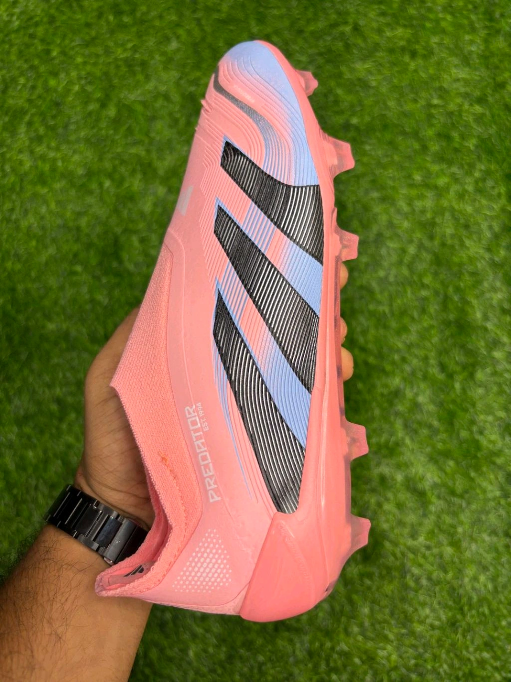 Predator Elite Cream Colour FG Without Lace