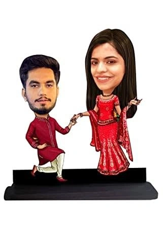 Customised MDF couple caricature 2 pics required Size 7 inches Box ...