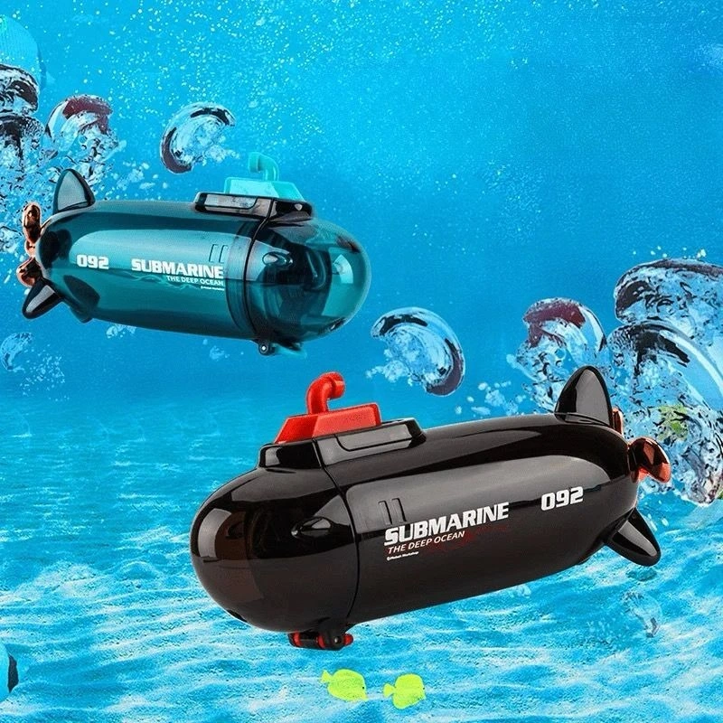 Submarine shaped water bottle