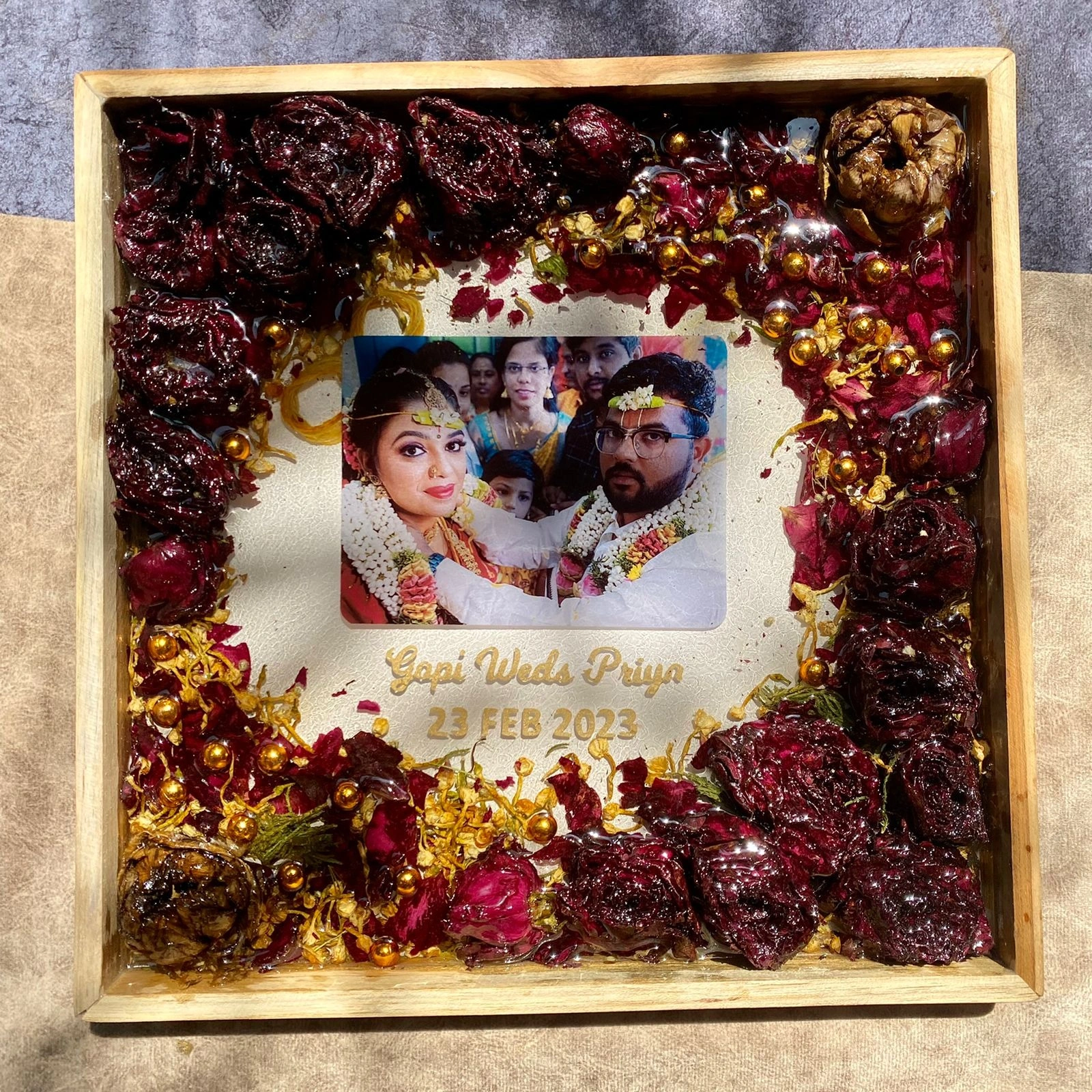 8x8 Resin Wooden Box Frame – Rustic Display & Storage