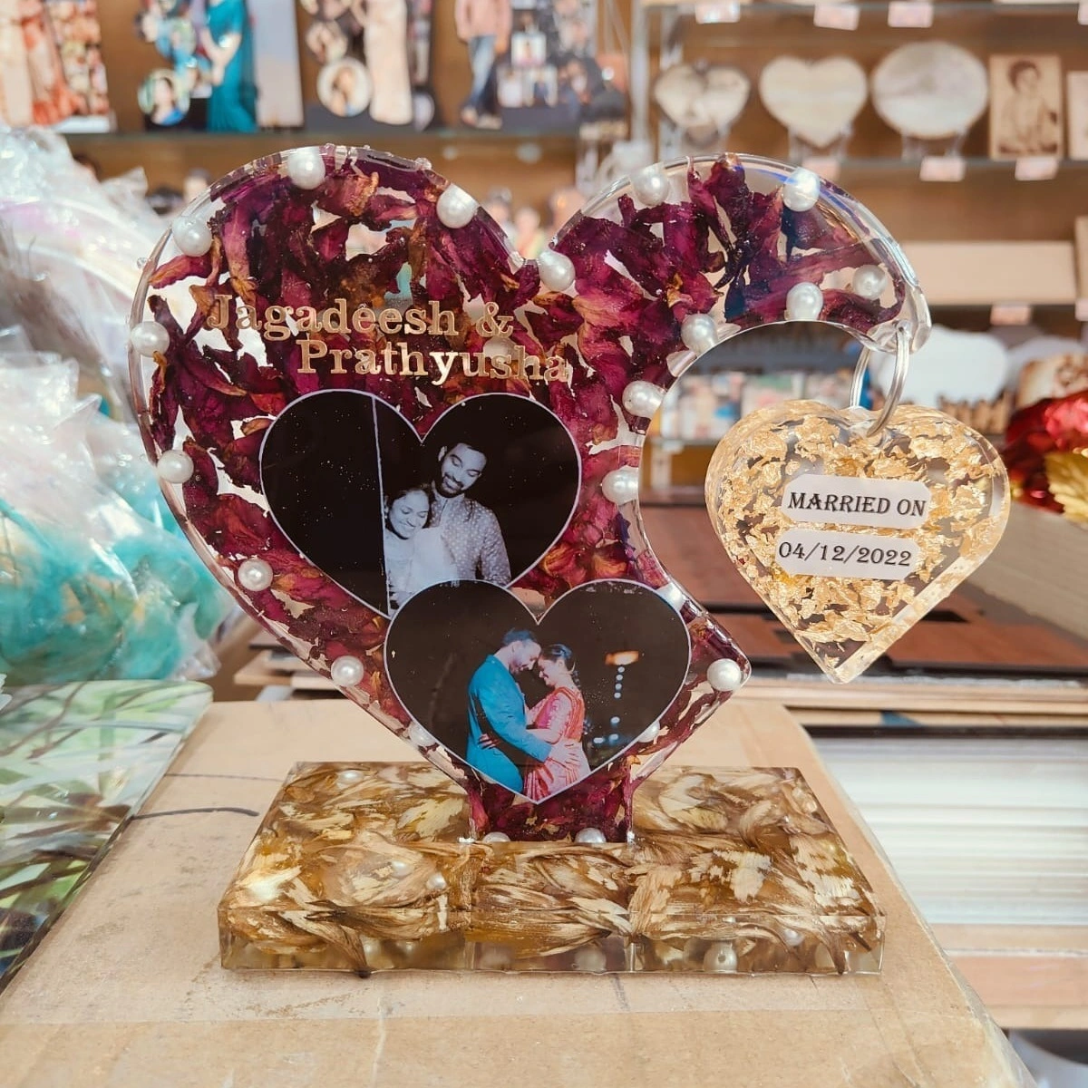 10 Inch Hanging Heart Resin Frame – Elegant Wall or Door Decor