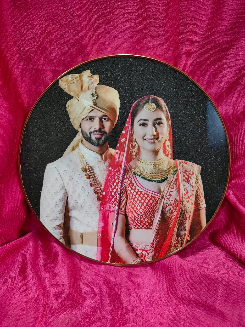 10x10" Inch Round - Golden Beeding Photo Frame